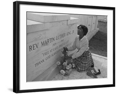'Martin Luther King Jr Grave 1969' Photographic Print - BJ | AllPosters.com