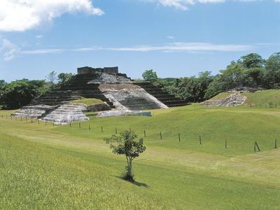 'Mexico, Tabasco, Comalcalco, Pre-Columbian Maya Civilization, Pyramid ...