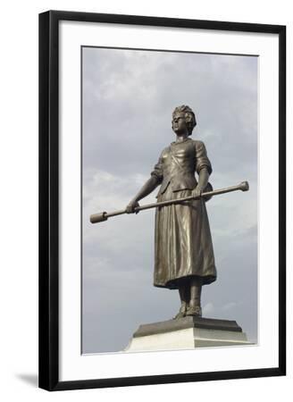 'Molly Pitcher Statue Marking the Grave of Mary Mccauley Incarlisle ...