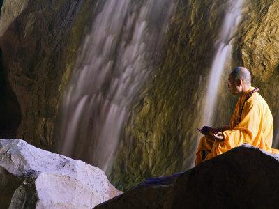 'Monk Demonstrating Meditation at Zen Music Shaolin Grand Ceremony ...