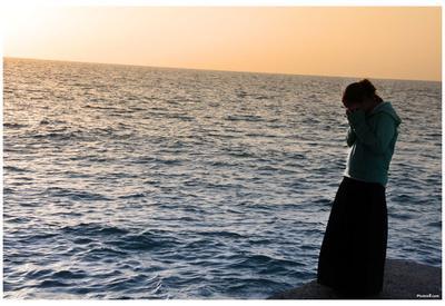 'Ocean (Girl Praying) Art Poster Print' Posters | AllPosters.com