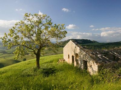 'Old Farmhouse, Pergusa, Enna, Sicily, Italy' Photographic Print ...