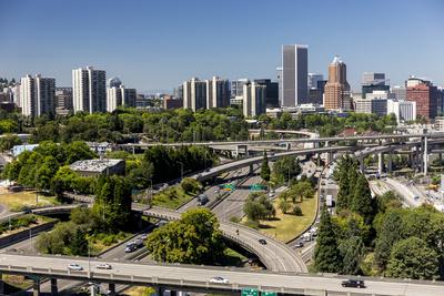 'Oregon, Portland. Highways and Downtown from the Ohsu Gondola ...