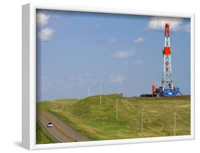 'Patterson Uti Oil Drilling Rig Along Highway 200 West of Killdeer ...
