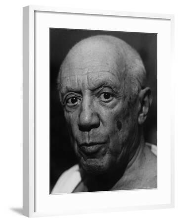 'Portrait of Artist Pablo Picasso' Premium Photographic Print - Gjon ...
