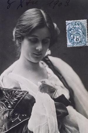 'Portrait of Dancer Isadora Duncan' Giclee Print | AllPosters.com