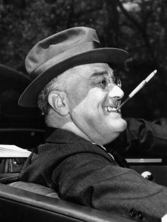 'President Franklin Roosevelt, Debonair with His Cigarette Holder, 1939 ...