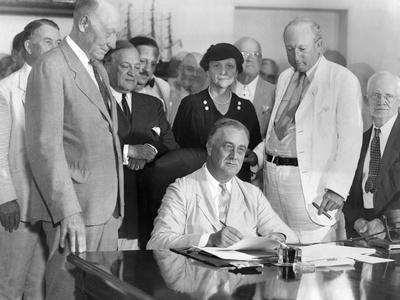'President Franklin Roosevelt Signs the Social Security Bill' Photo ...