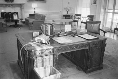 'President Kennedy's Desk in the White House' Photographic Print ...