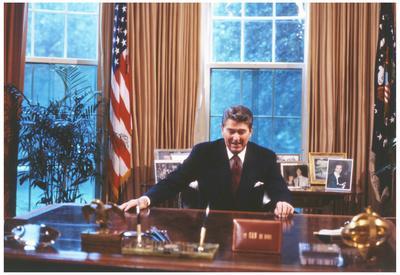 'President Ronald Reagan in Oval Office Archival Photo Poster Print ...