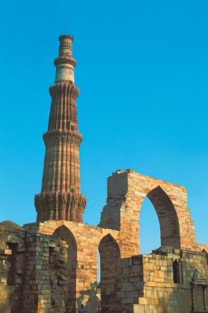 'Quwwat Al Islam Mosque' Photographic Print | AllPosters.com