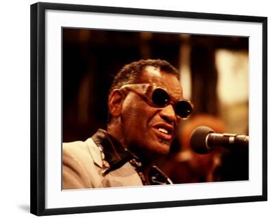 'Ray Charles Singing' Photo | AllPosters.com