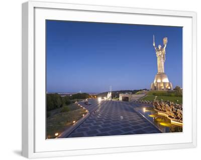 'Rodina Mat Statue and the Great Patriotic War Museum, Kiev Ukraine ...