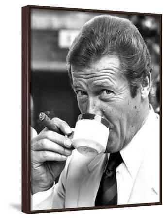 'Roger Moore Drinking Coffee' Photo - Associated Newspapers ...