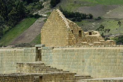 'Ruins of Inca City and Temple of the Sun at Ingapirca in the Andes ...