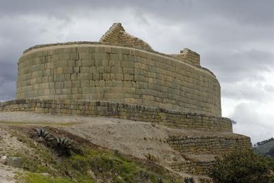 'Ruins of Inca Temple of the Sun at Ingapirca in the Andes Mountains ...