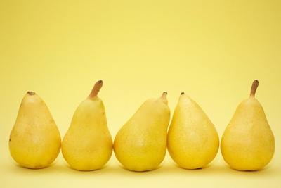 'Five pears' Photographic Print - Sarah Saratonina | AllPosters.com