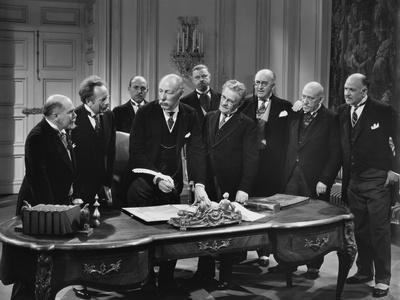 'Sign on the Dotted Line' Photo | AllPosters.com