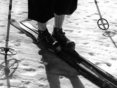 'Skiing, 1930S (B/W Photo)' Giclee Print | AllPosters.com