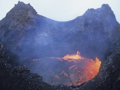 'Small Lava Lake in Pit Crater, Pu'u O'o Cone, Kilauea Volcano, Big ...