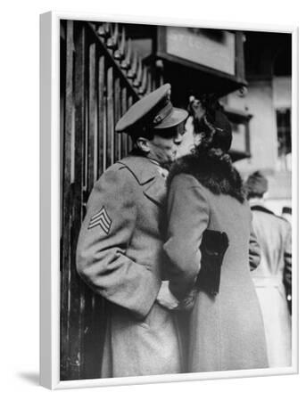 'Soldier Giving a Farewell Kiss to His Lady Friend at Penn Station ...