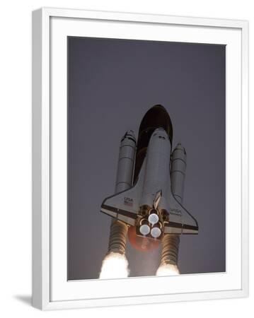 'Space Shuttle Discovery Launched with Hubble Space Telescope in its ...