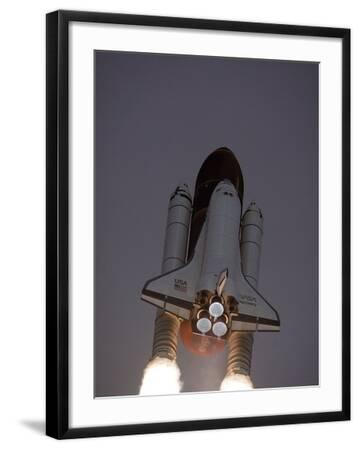 'Space Shuttle Discovery Launched with Hubble Space Telescope in its ...