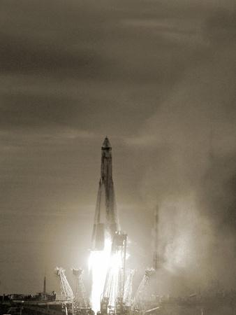 'Sputnik 1 Launch' Photographic Print - Detlev Van Ravenswaay ...