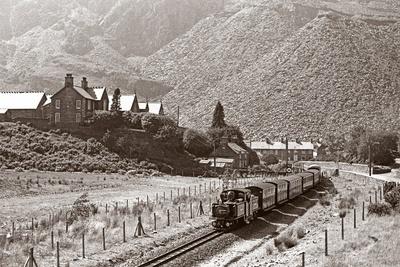 'Steam Locomotive Merddin Emrys on the Ffestiniog Railway Running ...