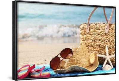 'Summer Beach Bag with Straw Hat,Towel,Sunglasses and Flip Flops on ...