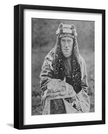 'T E Lawrence (Lawrence of Arabia) in Arab Dress' Photographic Print ...