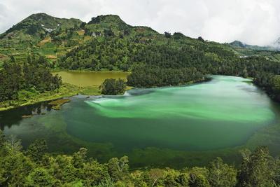 'Telaga Warna (Colorful Lake), Dieng Plateau, Java, Indonesia ...