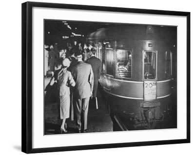 'The '20th Century Limited' Luxury Train of the New York Central System ...