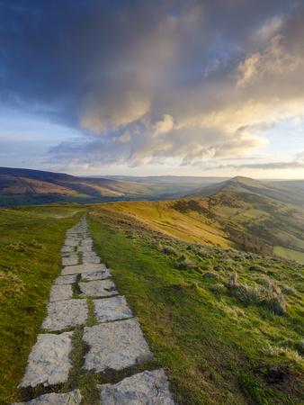 'The Great Ridge Pathway, Mam Tor, Hope Valley, Castleton, Peak ...