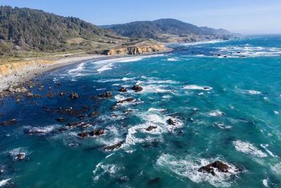 The Pacific Ocean meets the rocky shore of Northern California in ...