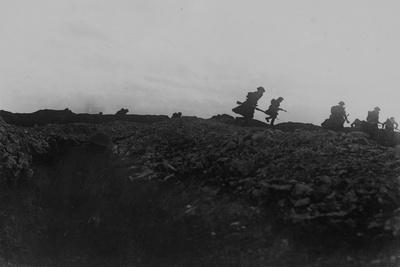 'Troops Going 'Over the Top', 1917 (B/W Photo)' Giclee Print ...