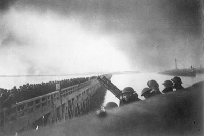 'Troops Waiting on the Pier, Dunkirk, 1940 (B/W Photo)' Giclee Print ...