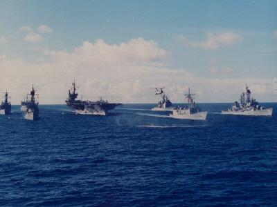 'US Battle Group America Led by Aircraft Carrier in Red Sea, Deploying ...