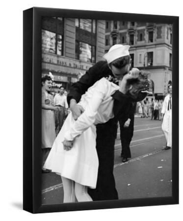 'Victor Jorgensen (War's End Kiss) Photo Print Poster' Posters ...