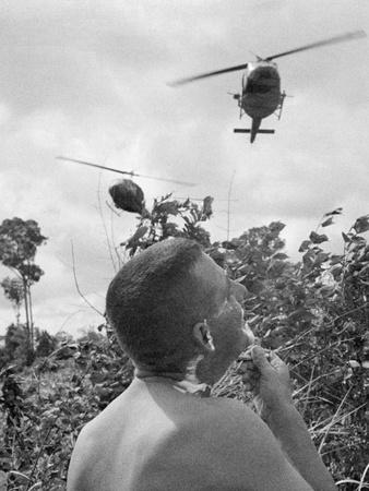 'Vietnam War US Shaving' Photographic Print - Horst Faas | AllPosters.com