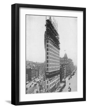 'View of the Flatiron Building under Construction in New York City ...