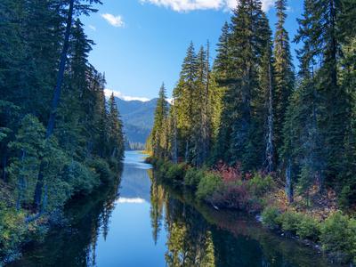 'Washington State. Cooper Lake in Central Washington. Cascade Mountains ...
