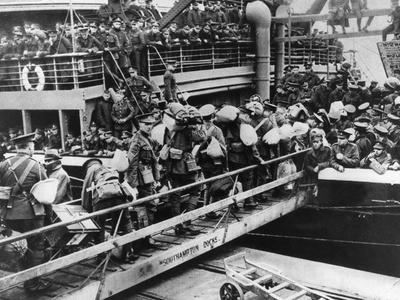 WW1 - Embarkation of Troops at Southampton Docks Photographic Print ...