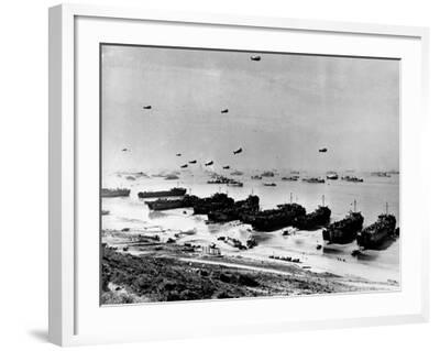'WWII Normandy Invasion Omaha' Photographic Print | AllPosters.com