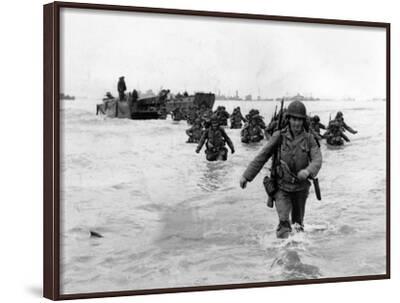 'WWII Normandy Invasion' Photographic Print - Bert Brandt | AllPosters.com