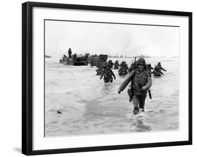 'WWII Normandy Invasion' Photographic Print - Bert Brandt | AllPosters.com