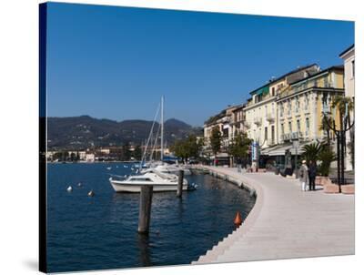 'Lungolago Zanardelli, Salo, Lake Garda, Lombardy, Italian Lakes, Italy ...
