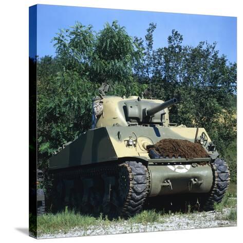 US M4 Sherman Medium Tank,1943 Photographic Print - by AllPosters.ie