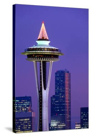 'The Space Needle decorated with Christmas lights, Seattle, Washington ...