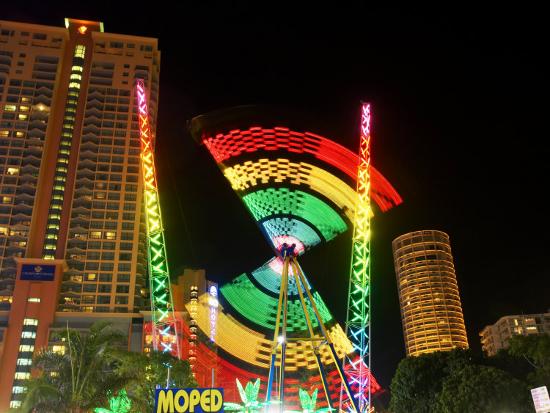 'Amusement Park at Night, Surfers Paradise, Gold Coast, Queensland ...